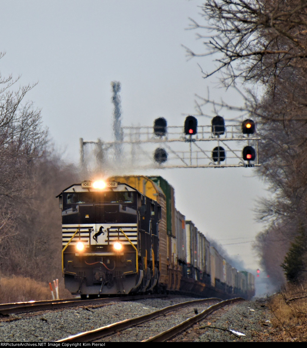 NS 1062 Train 212
